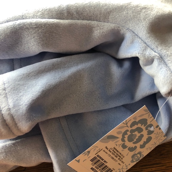 Adonna | Intimates & Sleepwear | Adonna Velour Long Sleeve Robe Nwt ...